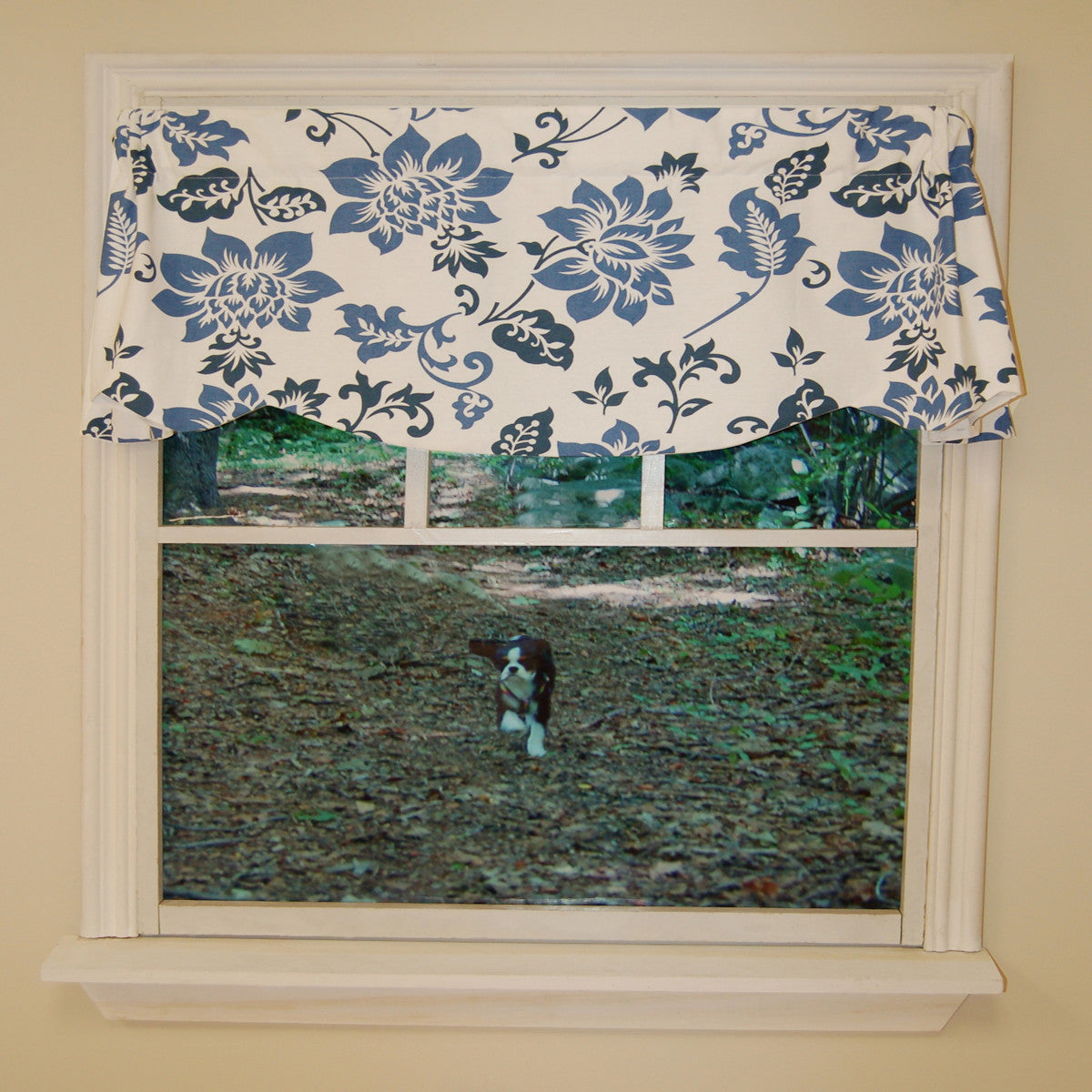 Jacobean Abstract Lined Beacon Valance